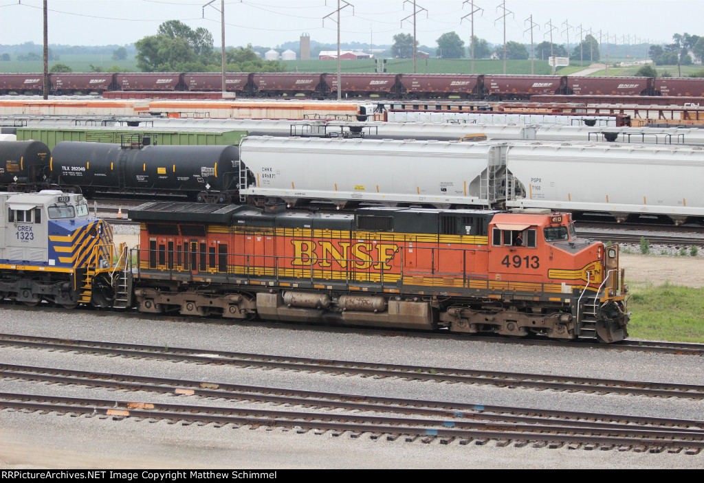 BNSF 4913